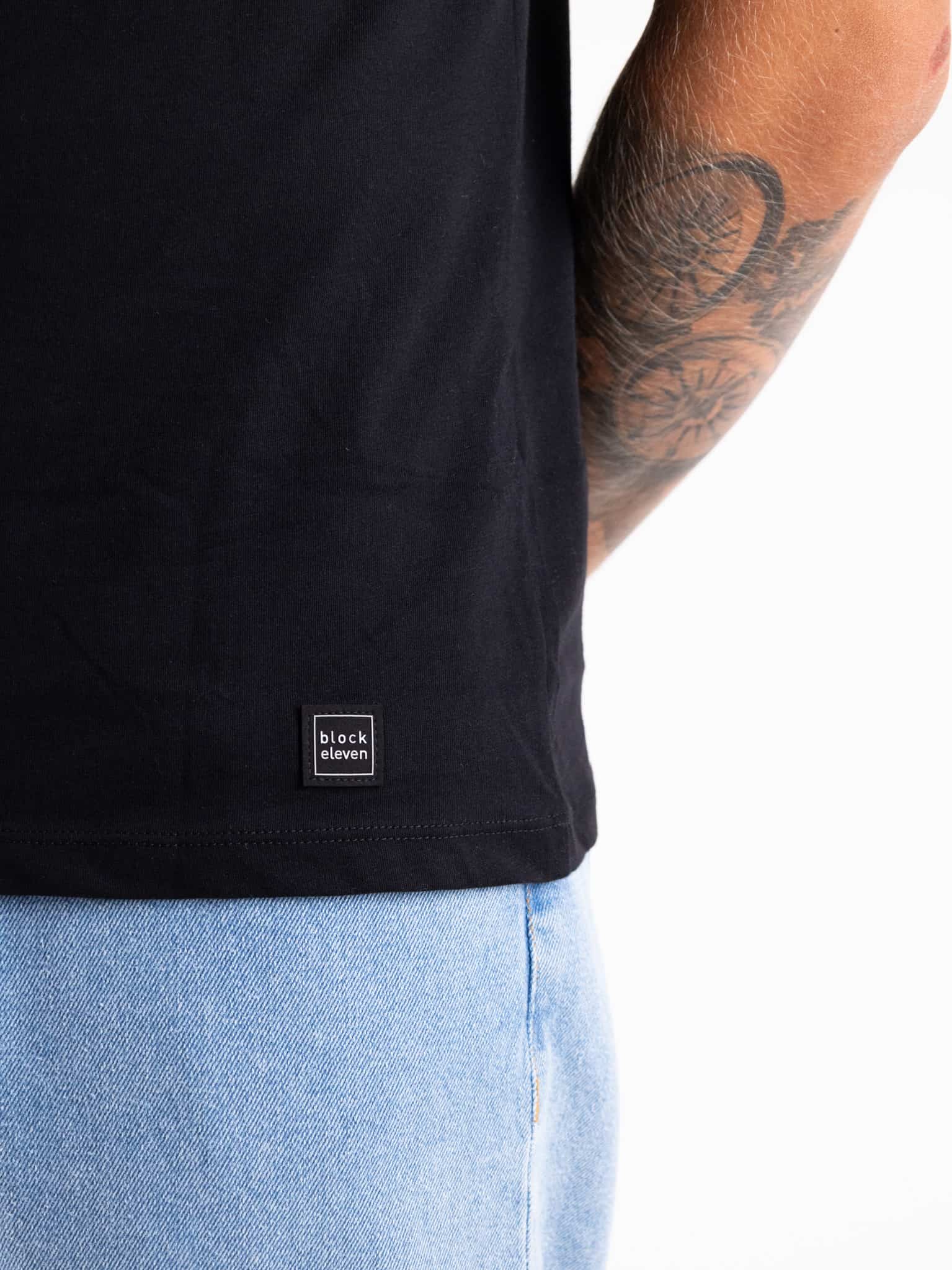 BL11 T-shirt con taschino e stampa flipper sul retro GUACETO Nera ...